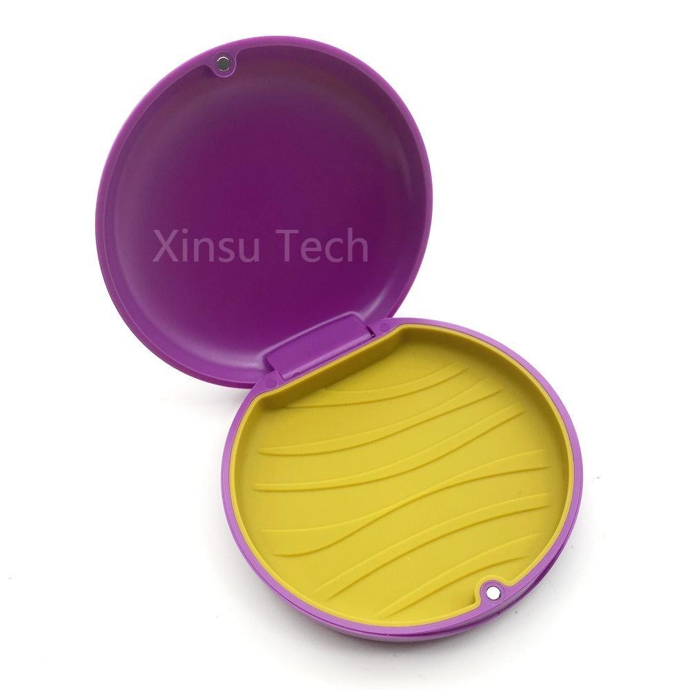 Orthodontic Dental Retainer Container Colorful With 1 Silicone Pad